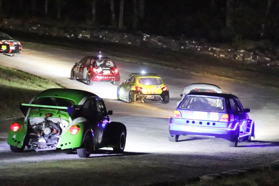 Espectacular y emotiva la carrera nocturna de Champ & Track Mx en ...