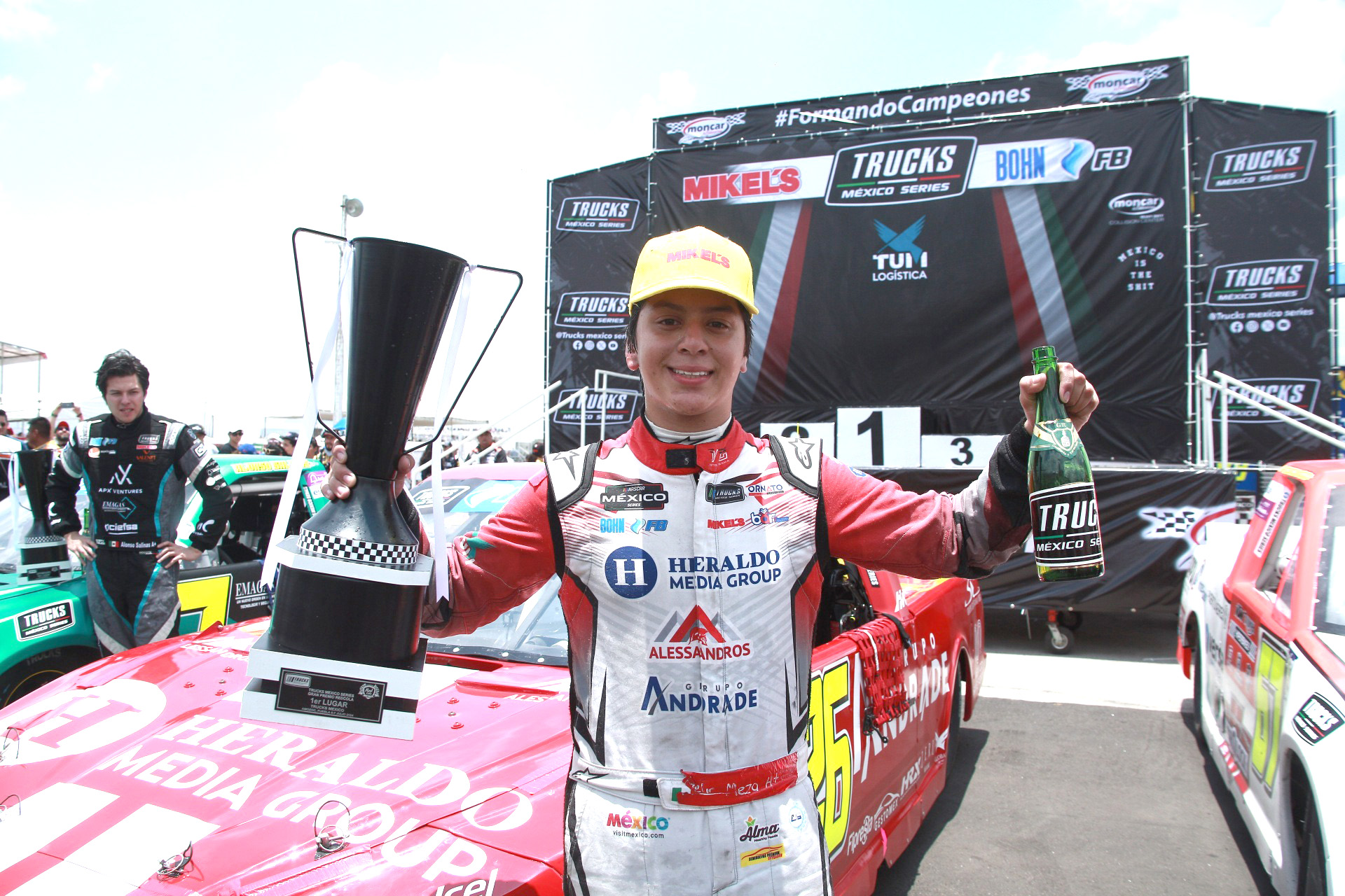 DEBUT Y TRIUNFO PARA HELIO MEZA EN TRUCKS MÉXICO SERIES - » FEMADAC