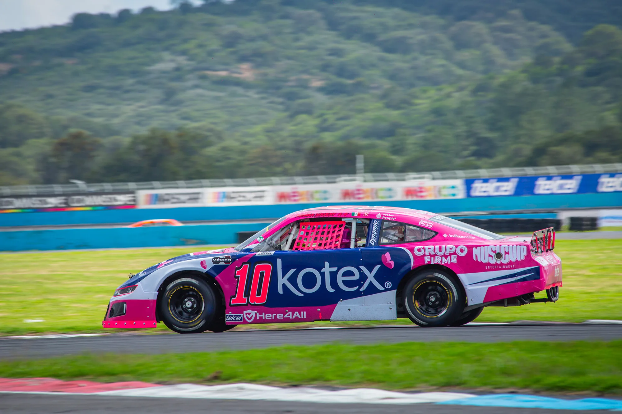 REGINA SIRVENT, CERCA DEL TOP-10 DE NASCAR CHALLENGE EN PUEBLA - » FEMADAC